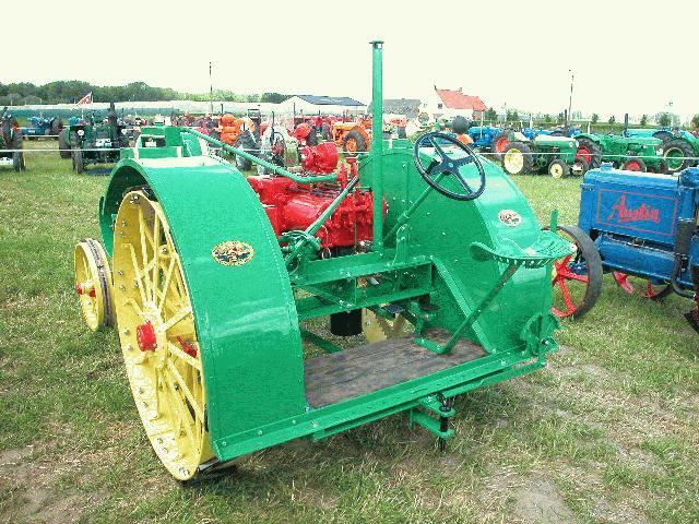 Waterloo Boy Model R | Geldof Tractors